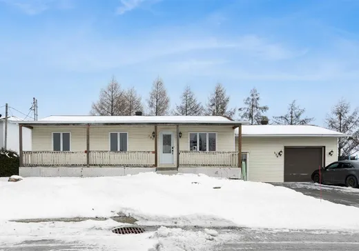 Bungalow for sale, House for sale Sainte-Hélène-de-Bagot - VID# 378j