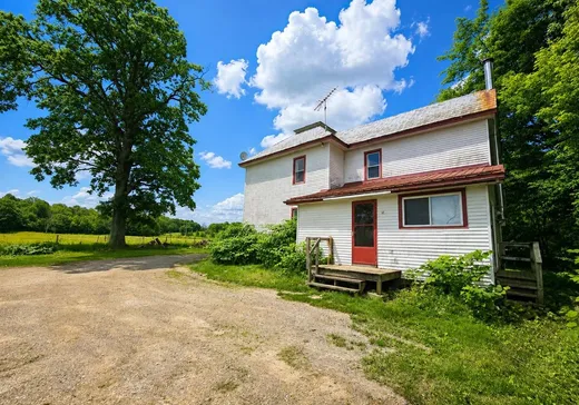 Two-storey for sale, House for sale Ile Du Grand-Calumet - VID# 12dn